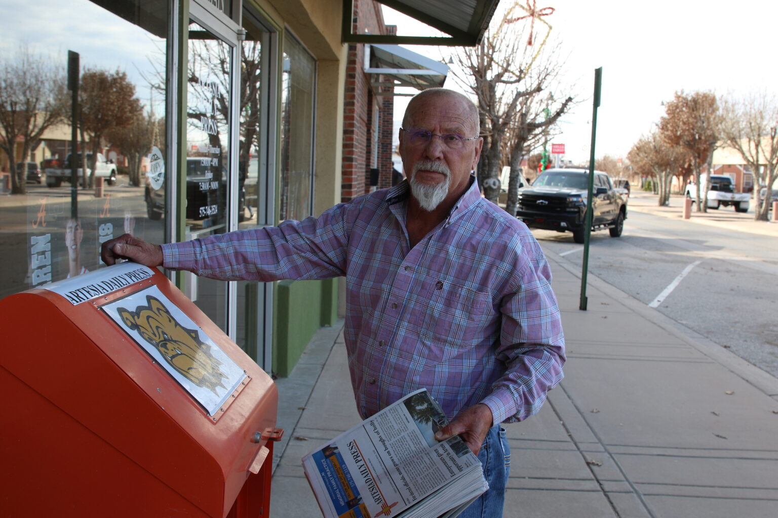 After 48 years, Danny Scott bids farewell to the Daily Press - Artesia ...