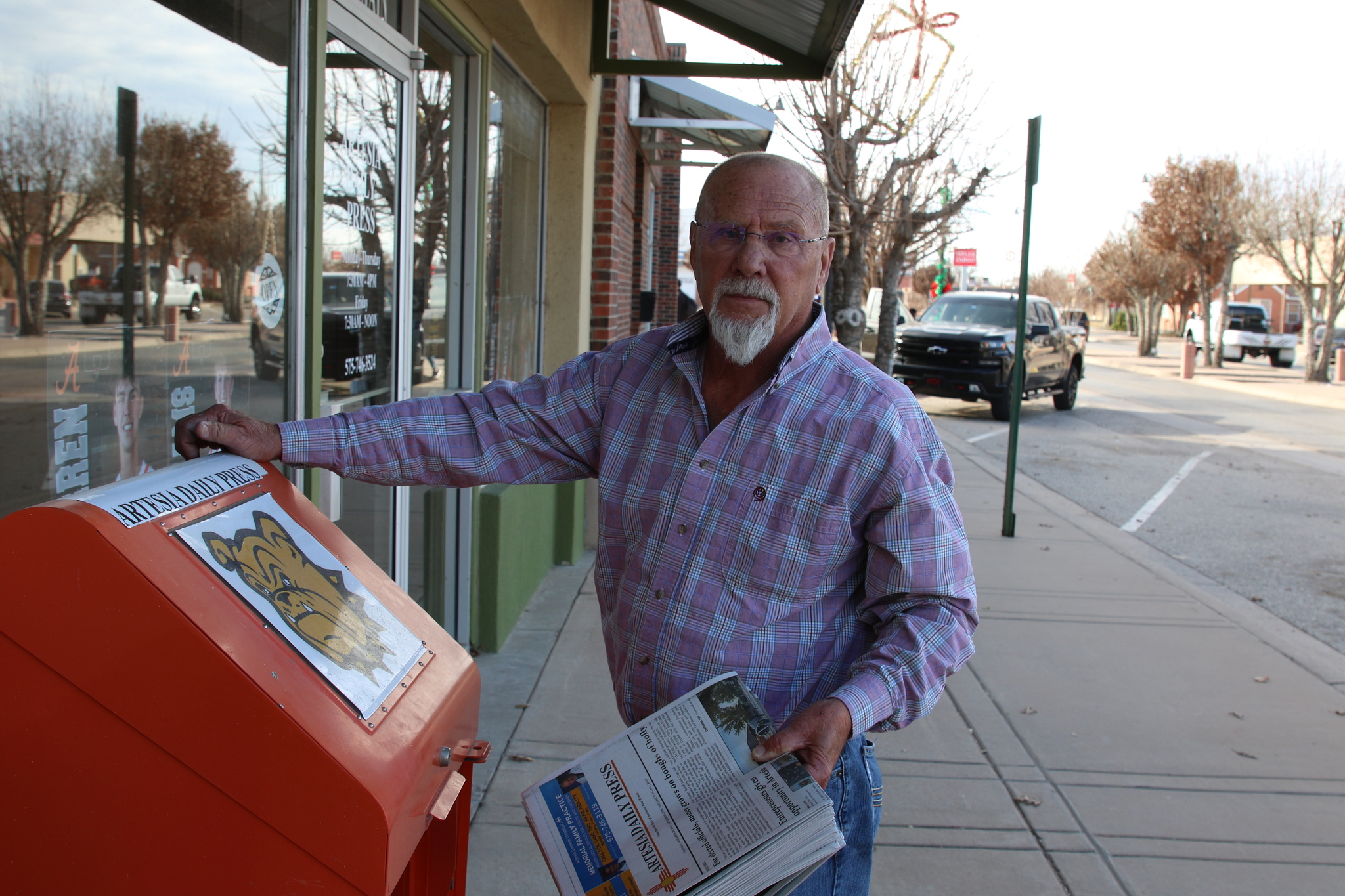 After 48 years, Danny Scott bids farewell to the Daily Press - Artesia ...